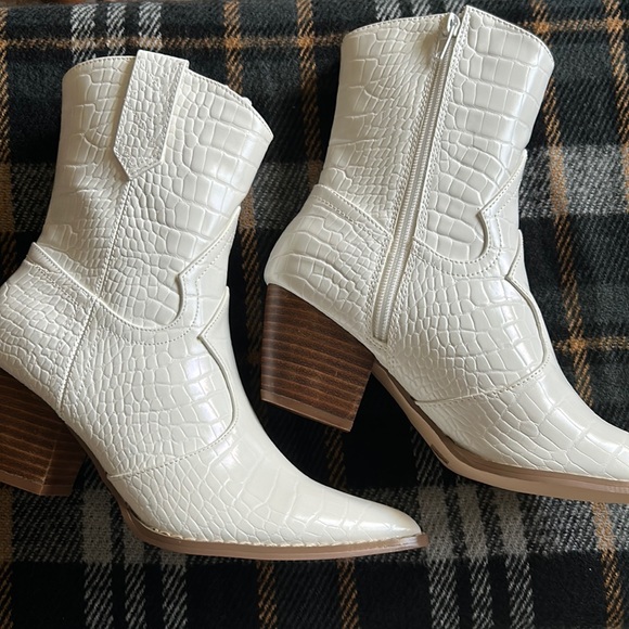 Coconuts by Matisse | Shoes | Nib Bambi By Matisse Western Style Boot ...